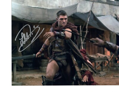 Liam McIntyre as Spartacus in Spartacus 8"x10" Signed Autograph Photo ...