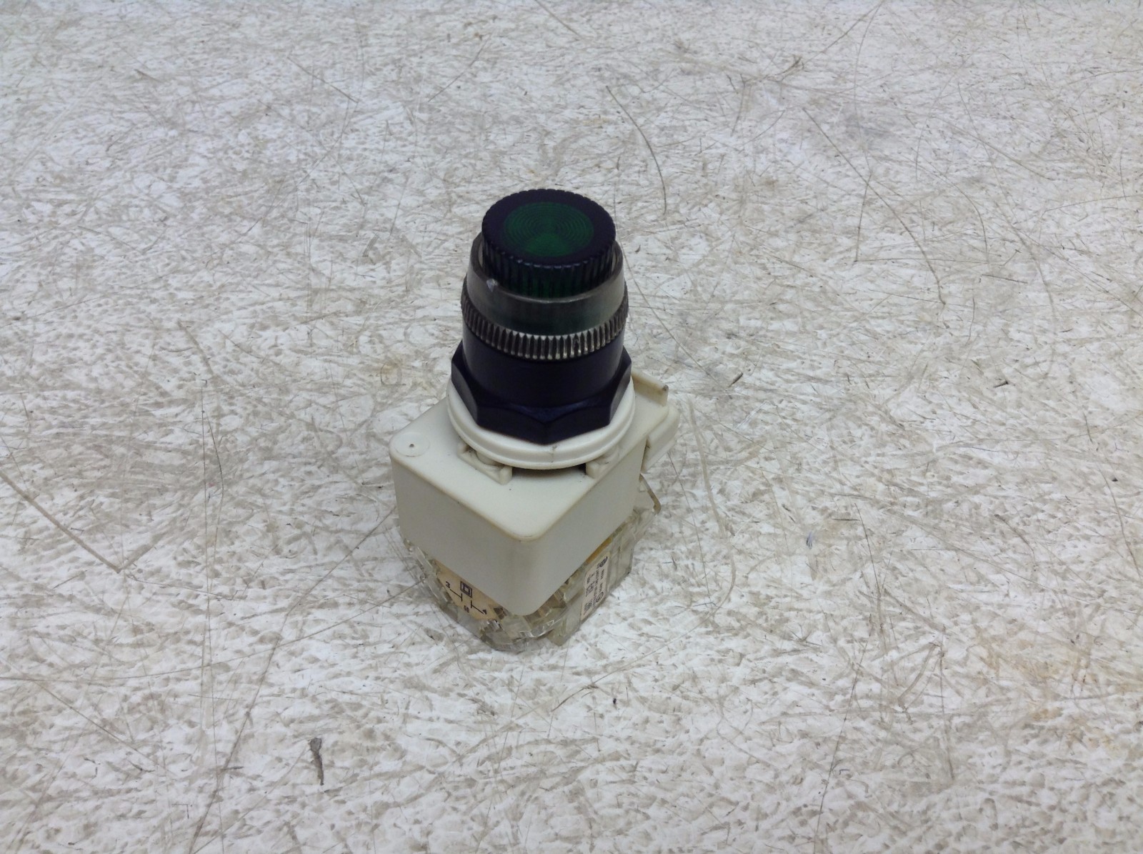 Square D 9001KM1 Green Illuminated Push Button KA2 9001-KM1 9001KA2 KA ...