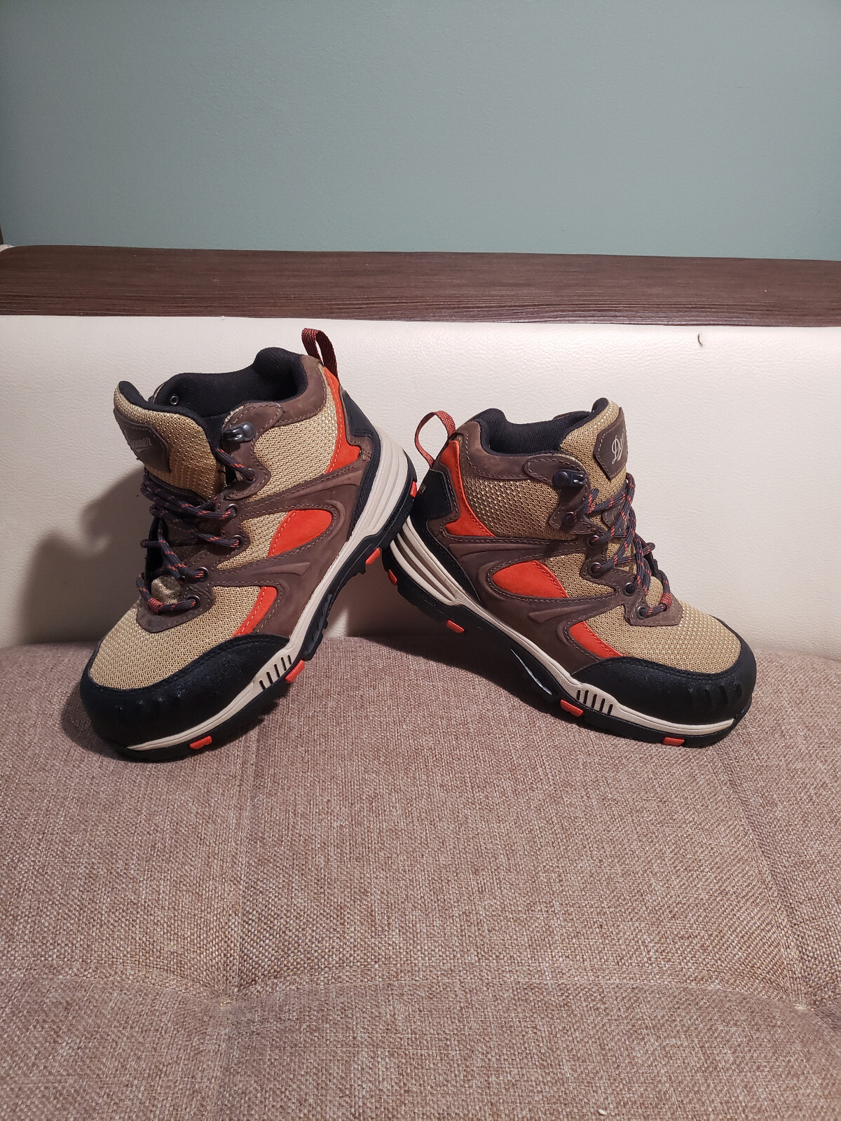 Danner Flex X . NEW ! WAS USED AS A SAMPLE DISPLAY. - Gem