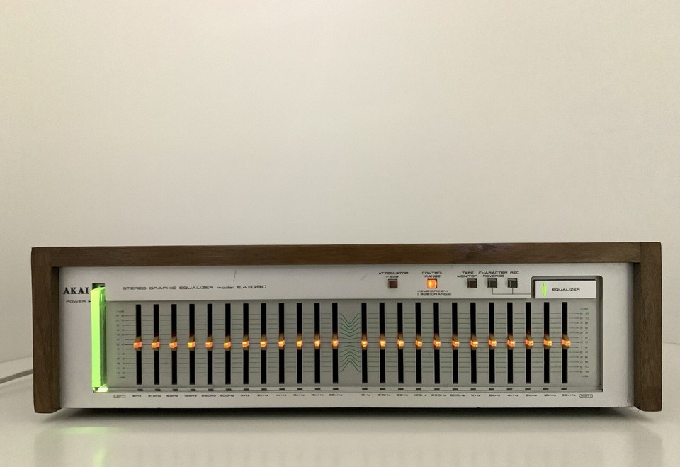 AKAI EA G90 Stereo Graphic Equalizer Rare Wood LED 2 Color Vintage WORK ...