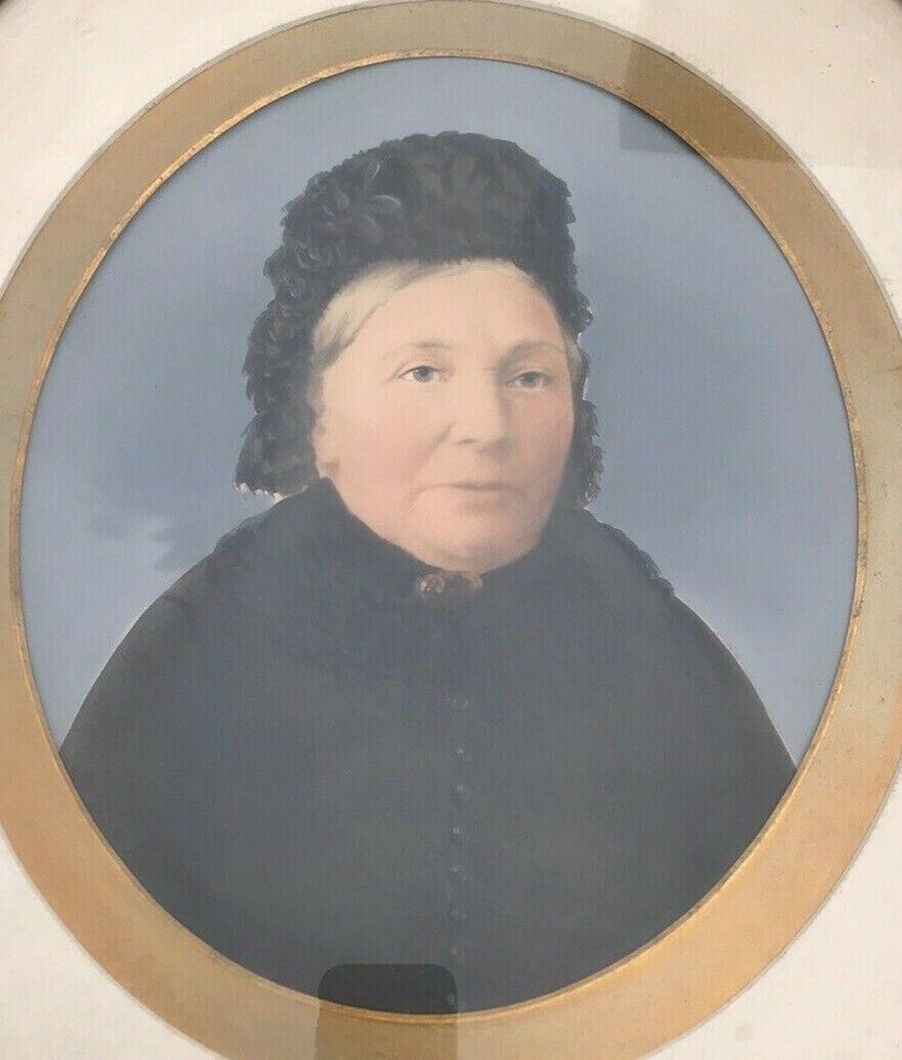 PAIR OF PRIMITIVE ANTIQUE COUNTRY WATERCOLOR GILT FRAMED OVAL PORTRAIT ...