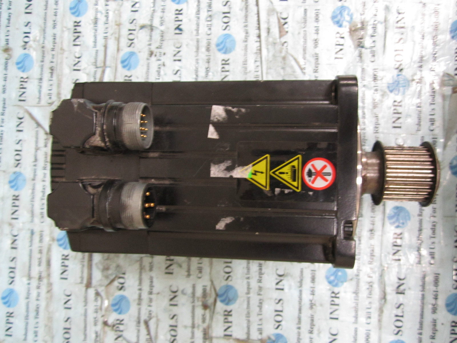 Moog G424-604 G400 Series AC Servo Motor Typ: G4L20 1.8kW 4.7N.m 6.7Amp ...