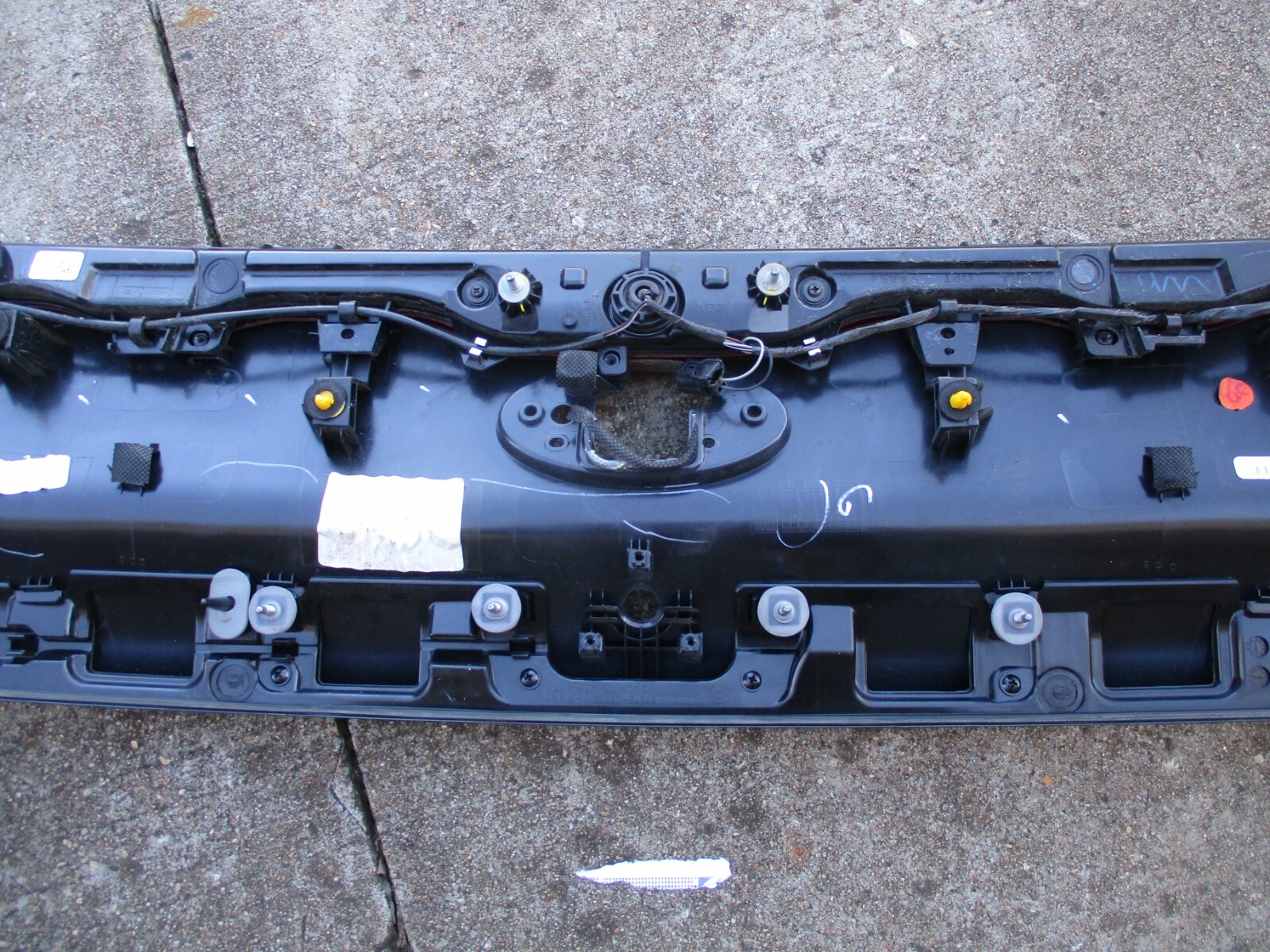 2020 2021 2022 HYUNDAI SONATA REAR LIFTGATE FINISH PANEL OEM 87371 ...