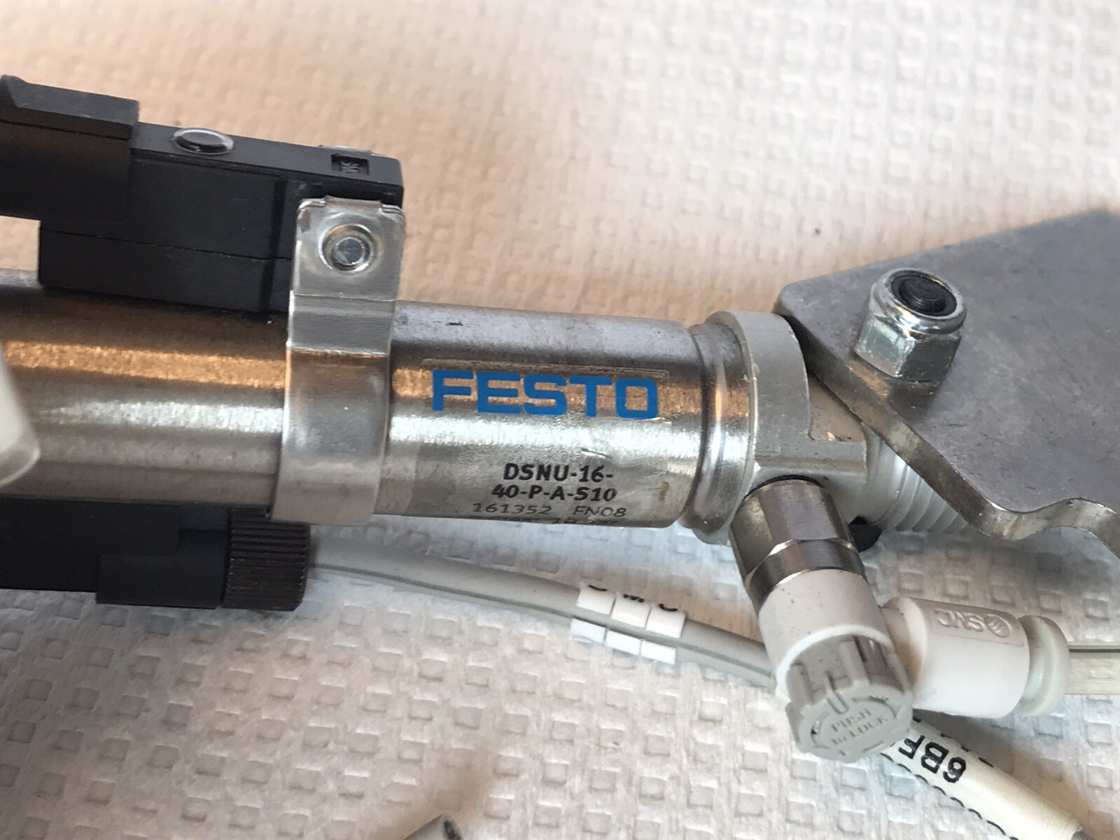 FESTO DSNU-16-40-P-A-510 Pneumatic Cylinder w/ 2 SMC D-C73C Reed ...