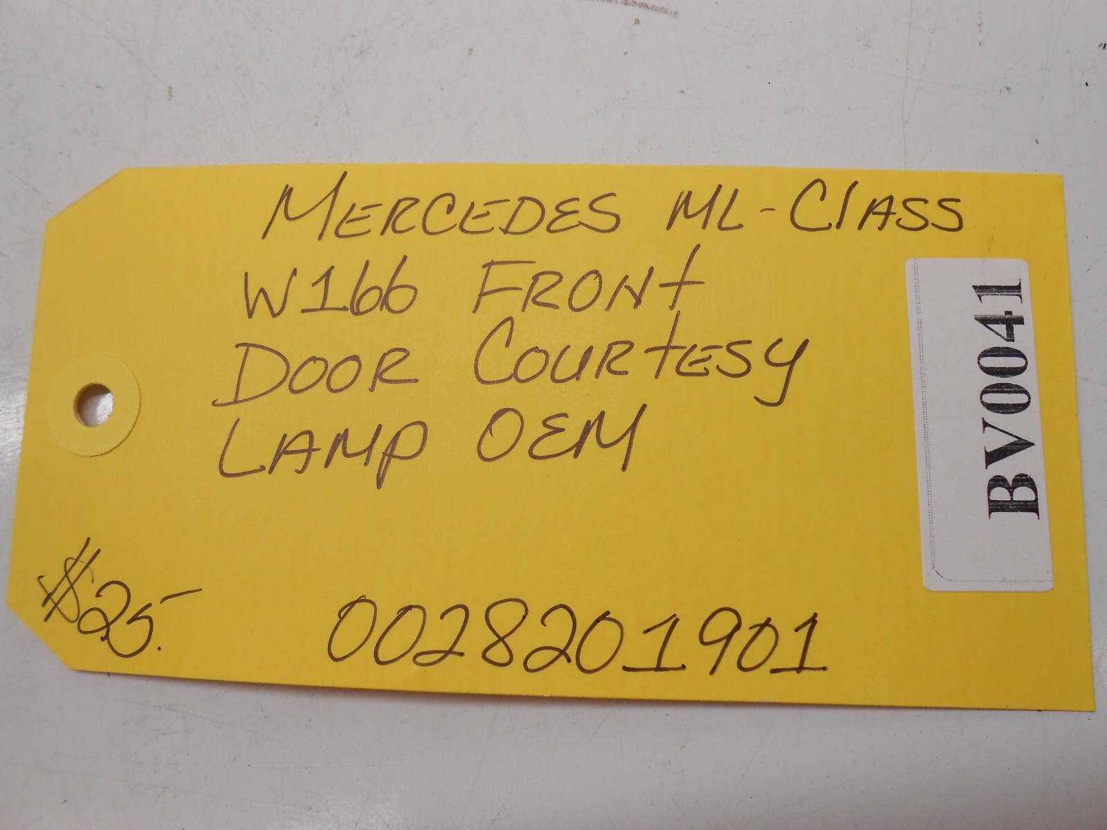 Mercedes ML-Class Front Door Courtesy Light OEM A0028201901 BV0041 | eBay