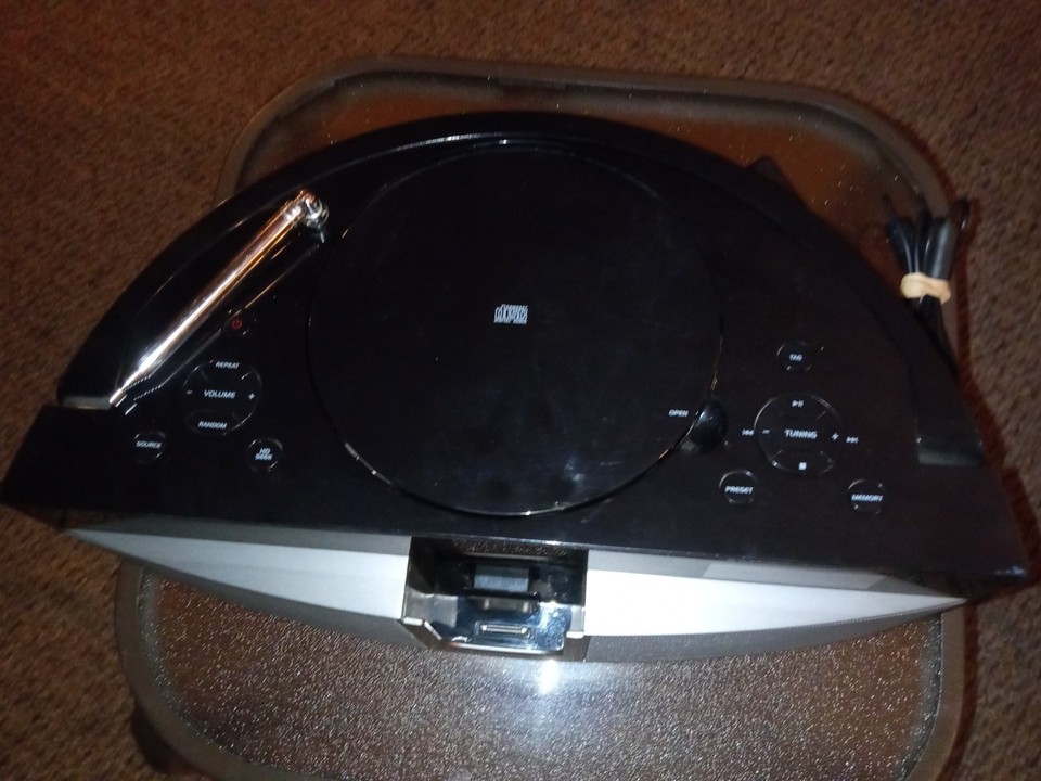 Insignia CD-Player and HD)Radio Black and Silver Fabulous Sound | eBay