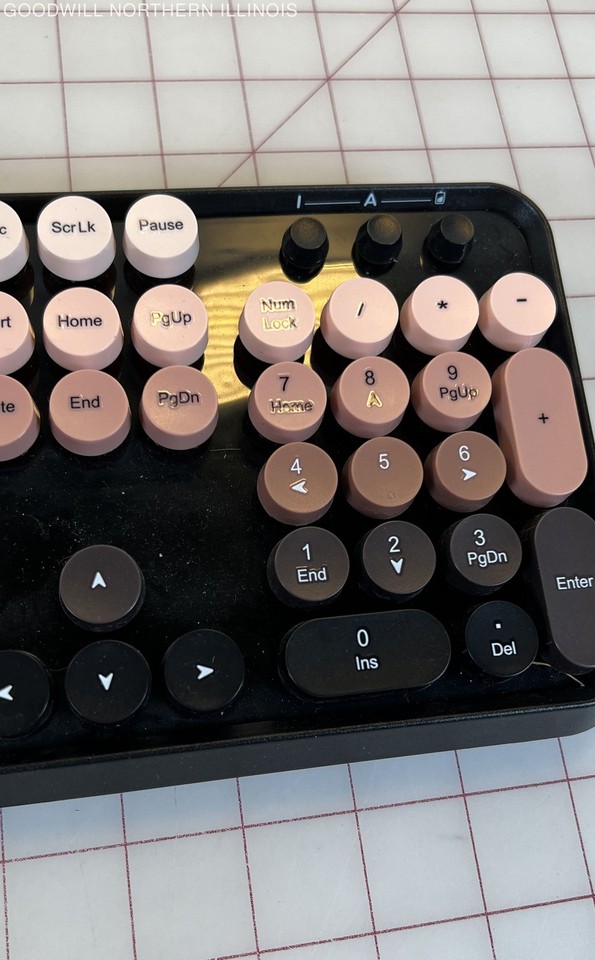 104 Round Keys Computer Keyboard - Untested | eBay