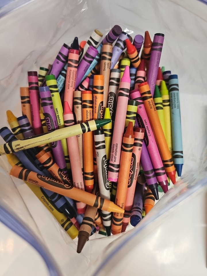 Lot of Crayons Used 5 lbs Bulk Crafts Art Melting Crayons Variety ...