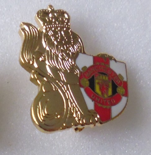 MANCHESTER UNITED Football Enamel Pin Badge LION CREST | eBay UK