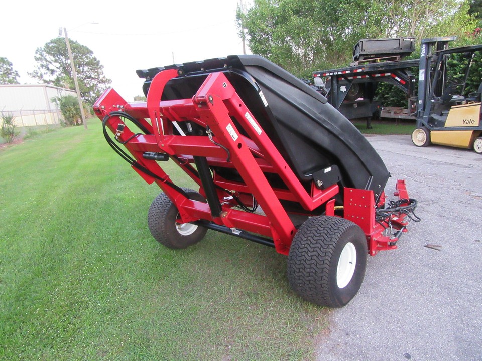 Toro Pro Sweep - Sweeper Debris Cleanup - Model #07066 Hydraulic rotary ...