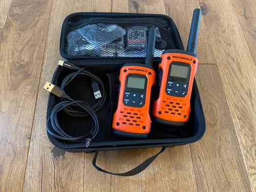 Motorola Talkabout T605 (IP67 rated) waterproof walkie talkies ...