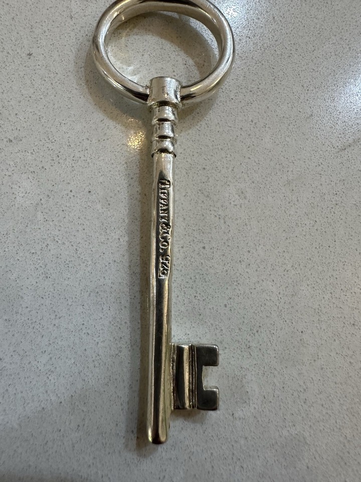 VINTAGE TIFFANY & Co 925 STERLING SILVER LARGE KEY With 37cm Beaded ...