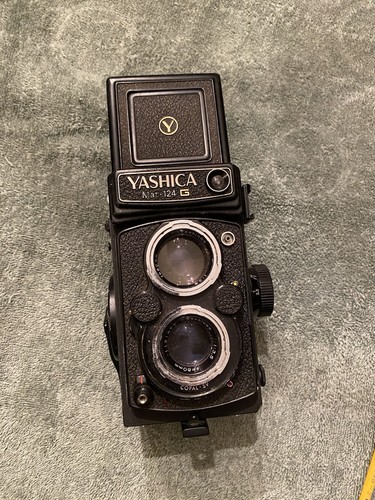Vintage Yashica Mat 124 G TLR Camera F3.5, 80mm Yashinon Lens ...