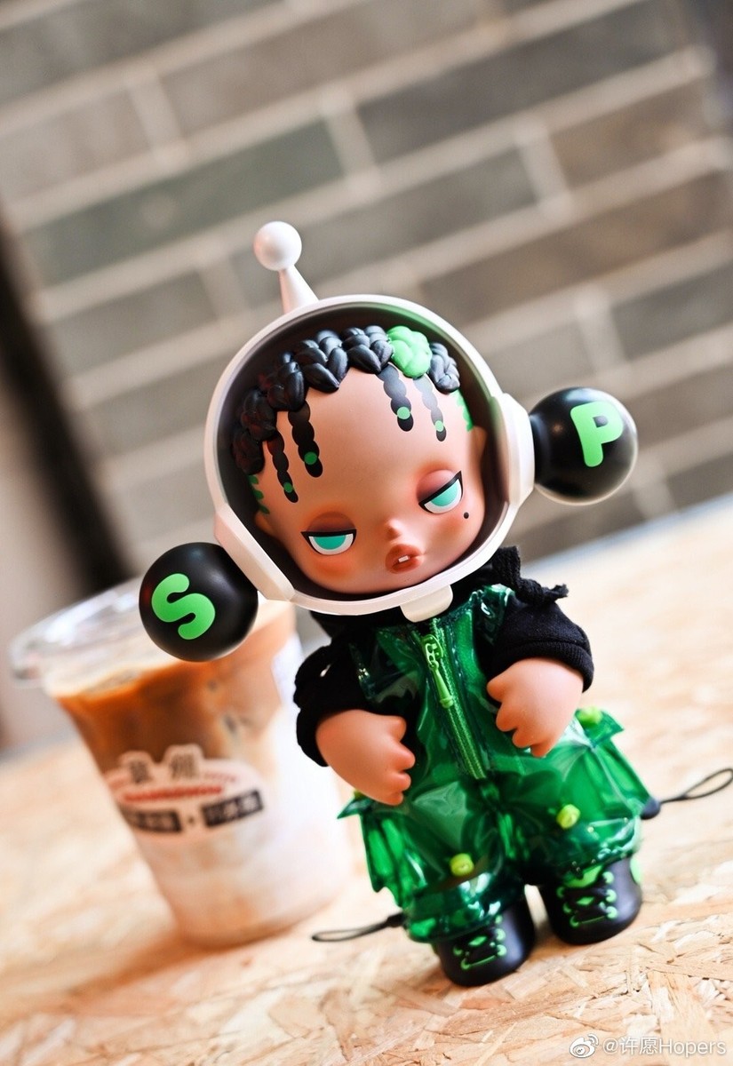 POPMART SKULLPANDA OOTD Green Field Girl Collaboration POPMART SKULLPANDA OOTD Green Field Girl Collaboration
