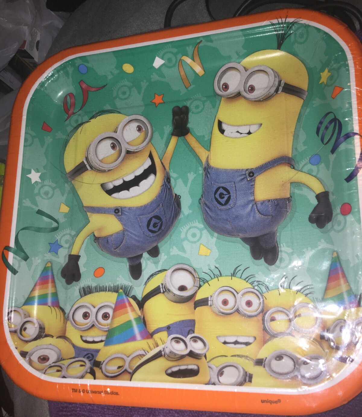 Despicable Me Minions Square Plates & Cake Decoration Birthday Candies ...