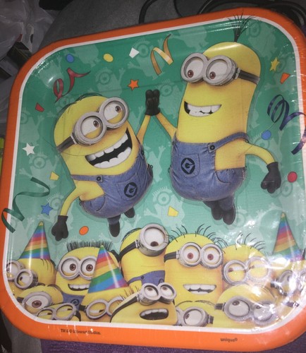 Despicable Me Minions Square Plates & Cake Decoration Birthday Candies ...