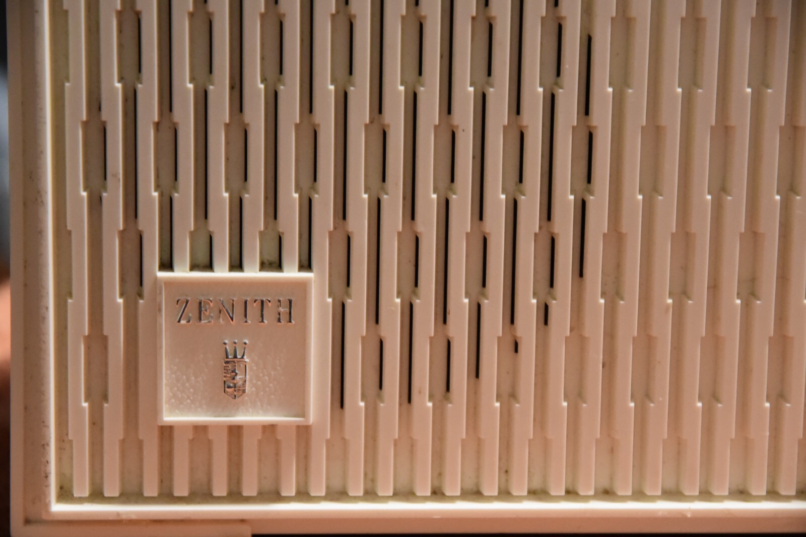 VTG ZENITH AM TUBE RADIO TABLE MODEL M506W A1 SHAPE WORKS/NOT ALL ...