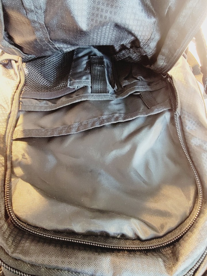 QUEST Bladder Hydration Pack Backpack 2 Liter Black Bag Hiking | eBay