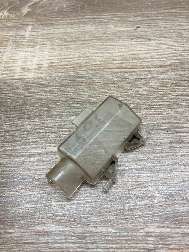 191911261B 899011 OEM Volkswagen Golf Plastica Orlo Cover Supporto | eBay