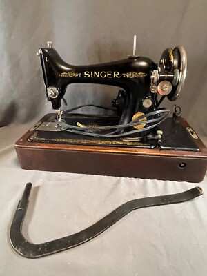 1928 Antique Singer Model 99 Sewing Machine w/ Wood Cover, Key, knee ...