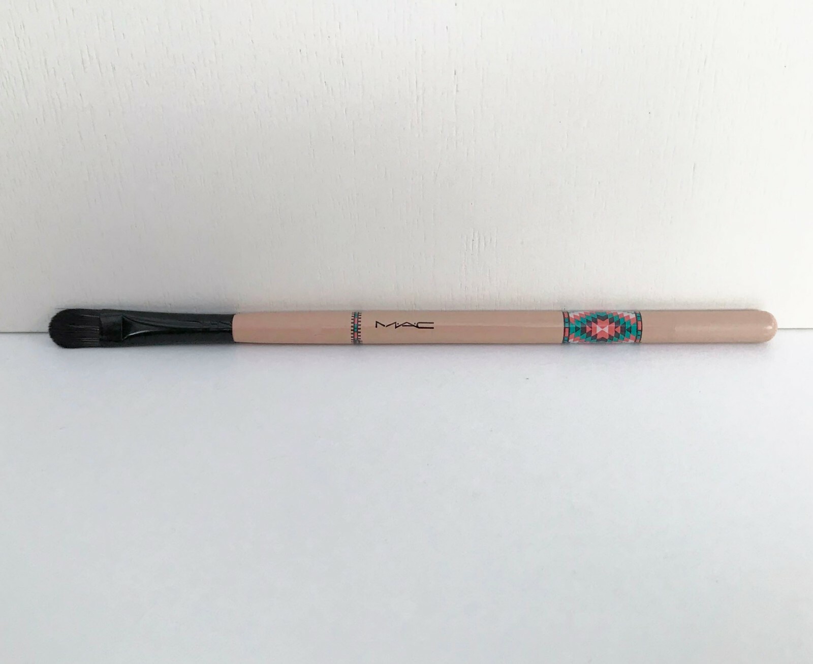 MAC "Vibe Tribe Collection" Shader Brush, Full Size, Brand New! | eBay