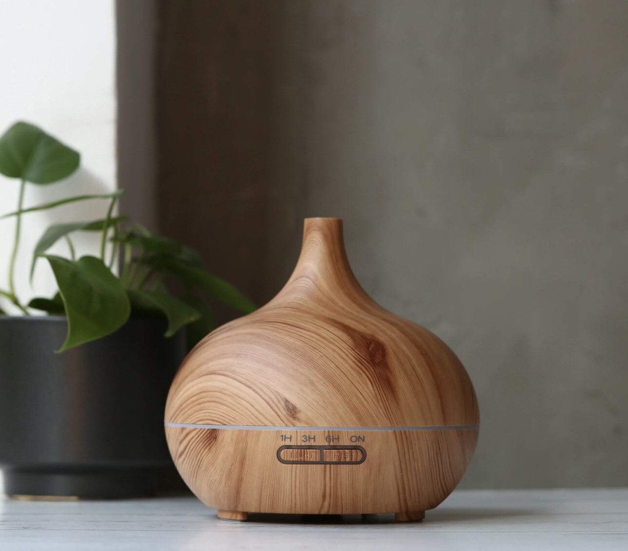 VicTsing USAA1-VTHM024ABUS 10.14oz. Essential Oil Diffuser - Dark Brown ...