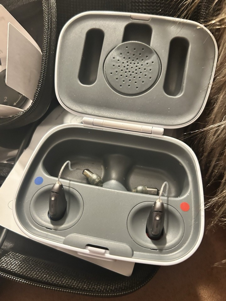 Specsavers Advance 71R & 71RT Hearing Aids Pair + Charger & Accessories ...