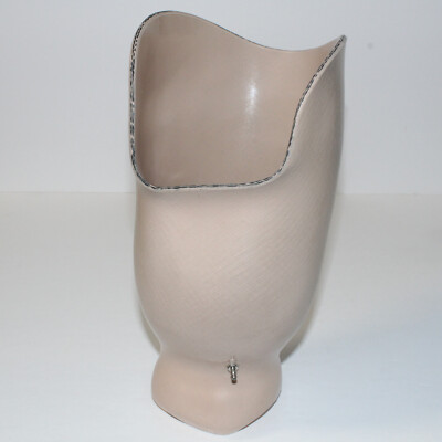 PROSTHETIC LEFT BELOW KNEE LEG SOCKET w OTTOBOCK BASE & VACUUM PORT H ...