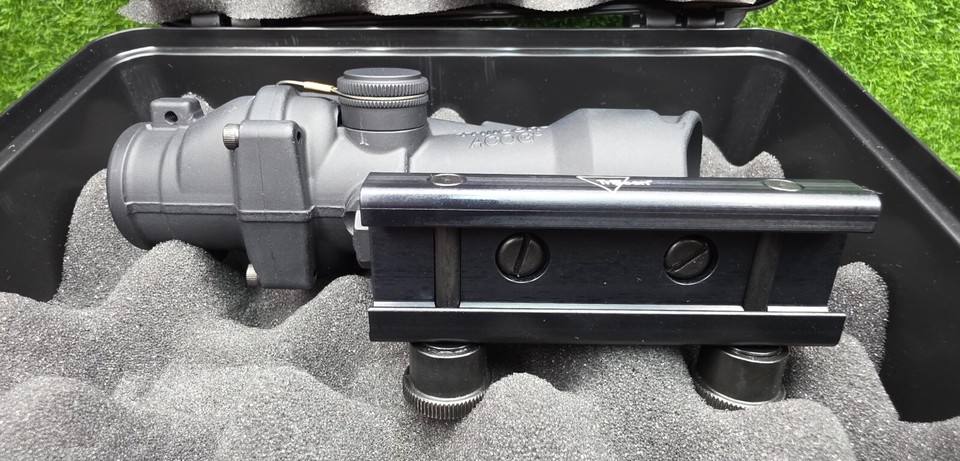 Trijicon ACOG 4x32 BAC Scope Green Horseshoe/Dot & TA51 Mount (TA31H-G ...