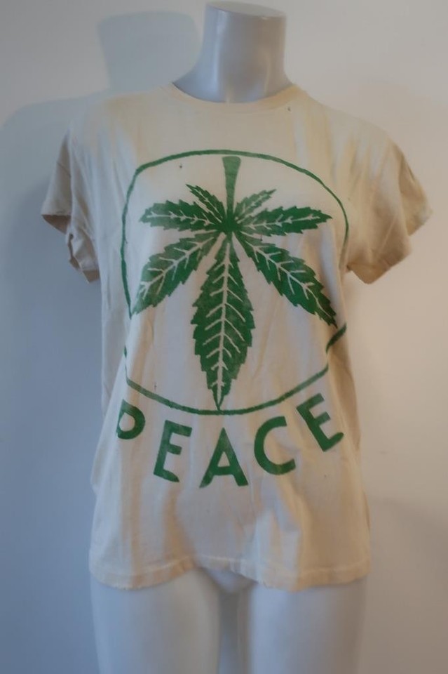 Womens MadeWorn Beige, Green Graphic Logo "Peace" T-Shirt XS | eBay