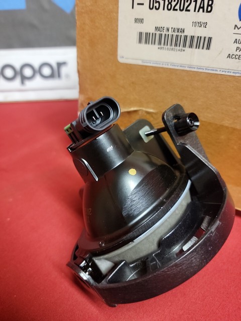 Fog Light Mopar 5182021AB for sale online | eBay