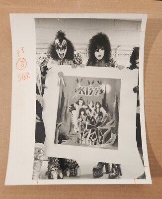 KISS Backstage with Fan Art Vintage 1970s Photo Gene Simmons Paul ...