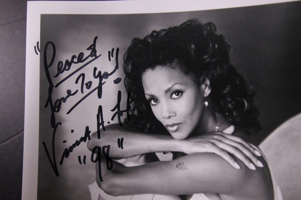 VIVICA A. FOX (KILL BILL~IDLE HANDS~SOUL FOOD) AUTOGRAPHED 8 x 10 PHOTO ...