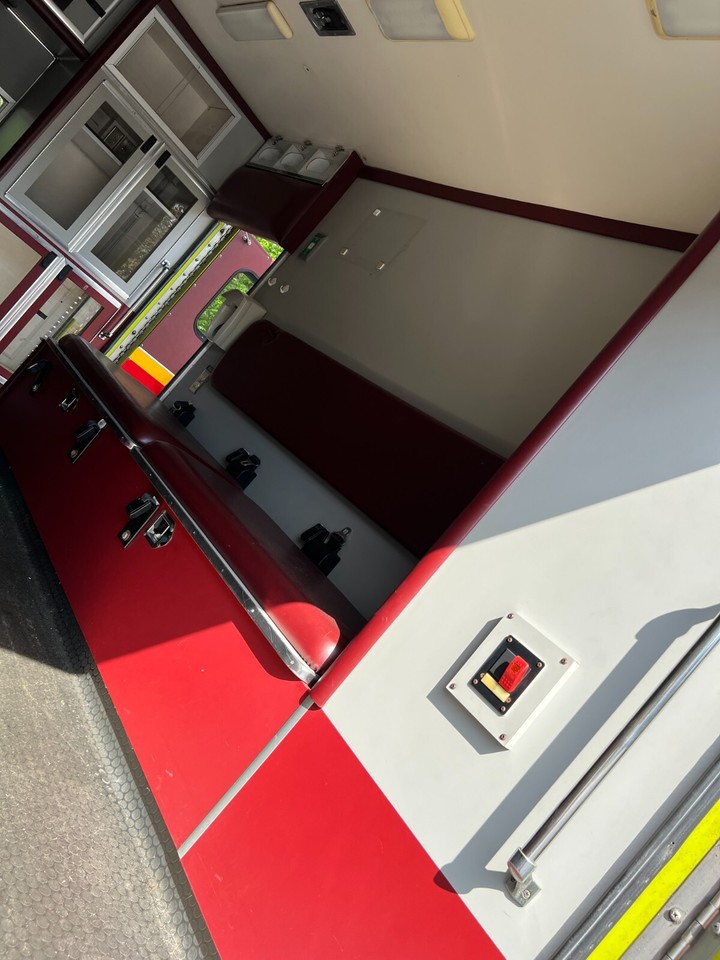 2009 Ambulance Cargo Box 172" L x 96" Tall x 96" Wide + Console Lights ...