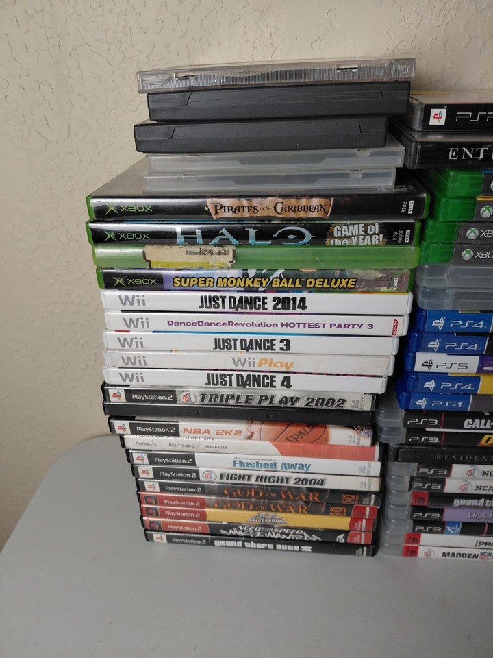Lot of 70 Empty Game Cases PS2, PS3, PS4, Xbox, Xbox 360, Xbox One, Wii ...