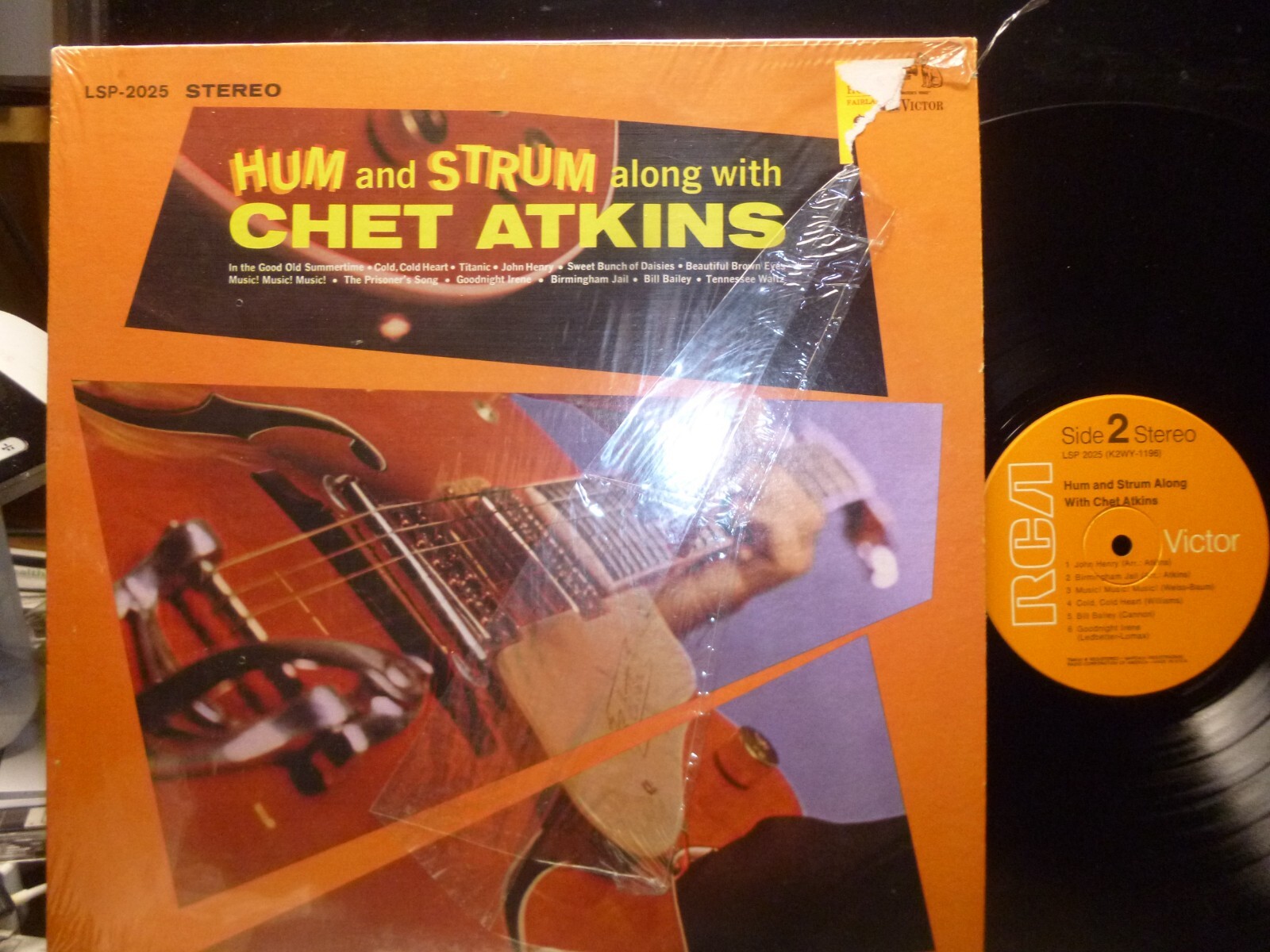 CHET ATkINS "HUM and STRUM along with" LP NM/NM, Shrink, Stereo ...