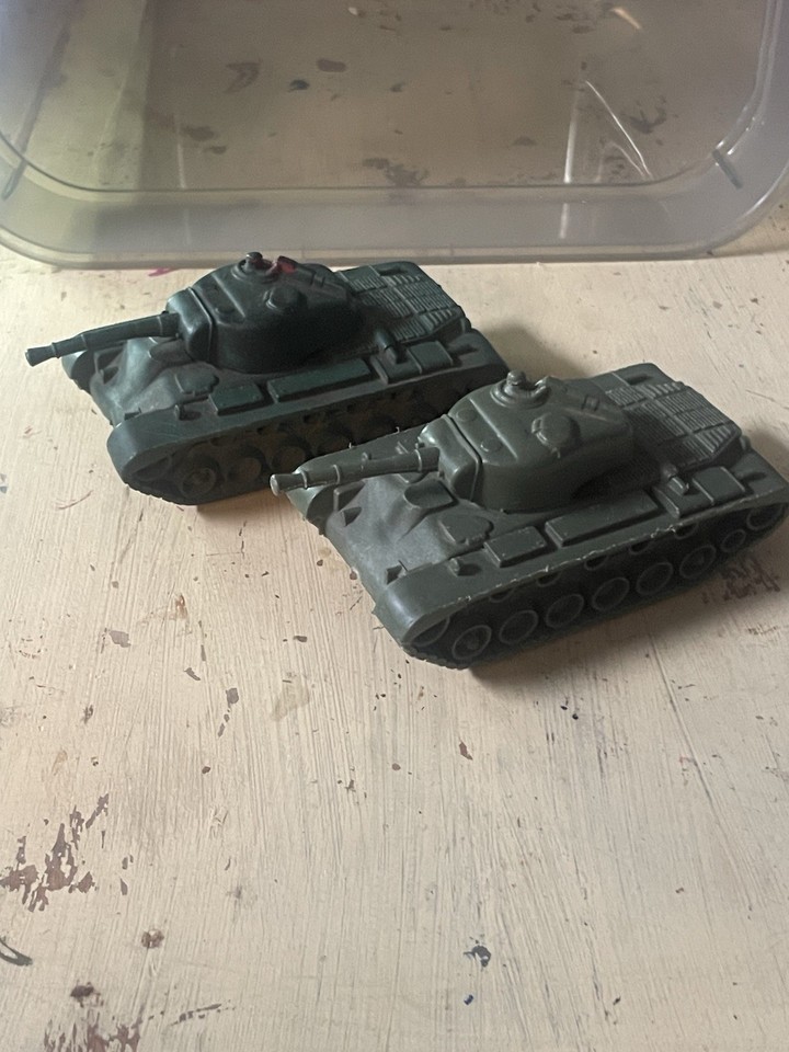Auburn Rubber Army Tanks No. 650 Lot Of 2 Dark Green / Light Green | eBay