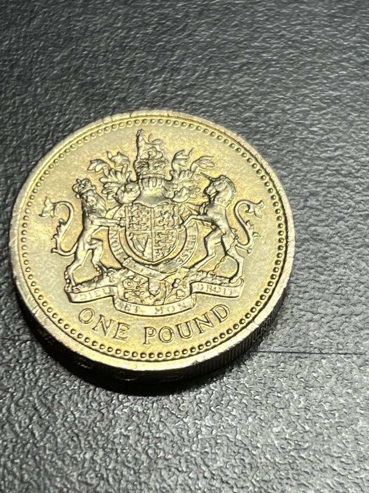 1983 Royal Arms One Pound Coin Old Style (£1) extremely Rare Writing ...