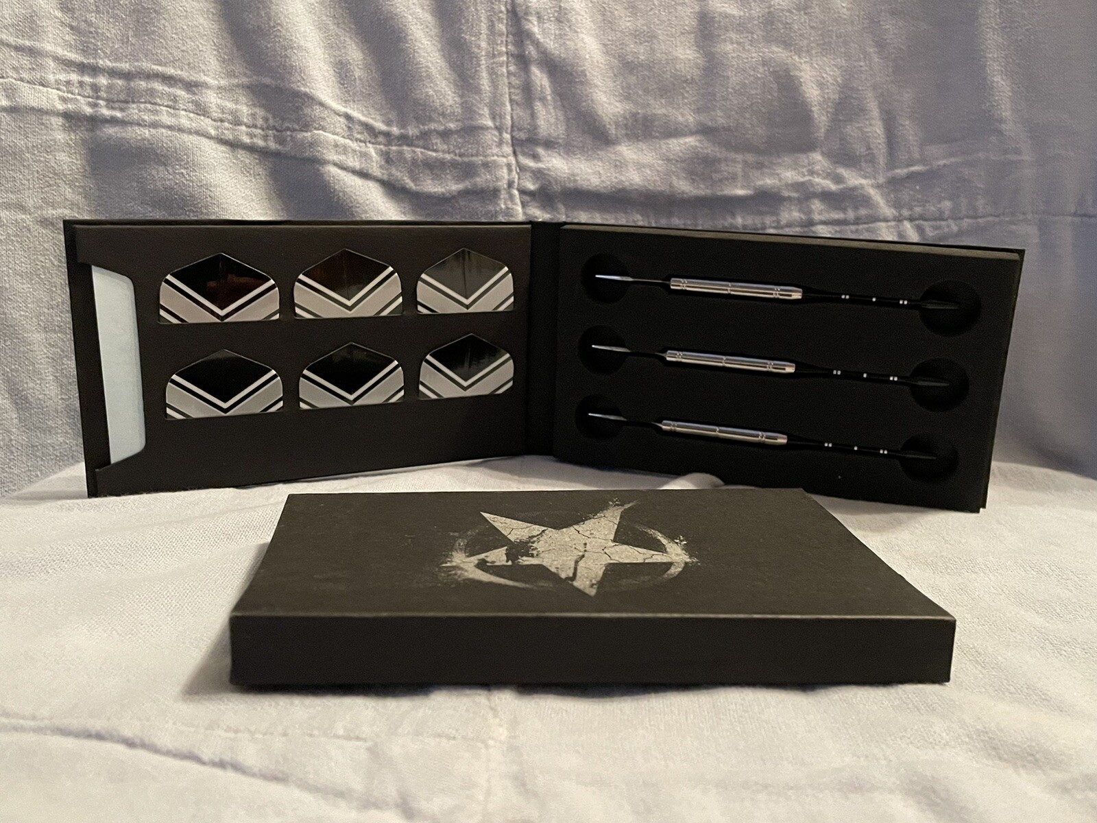 NEW Marlboro Limited Edition Dart Set - 3 Steel Tip Darts & 6 ...