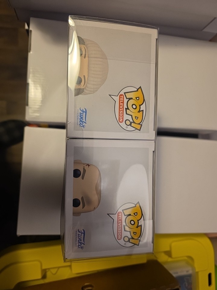 Funko Pop!Stranger Things - Joyce - Funko (Exclusive) #1254 And Hopper ...