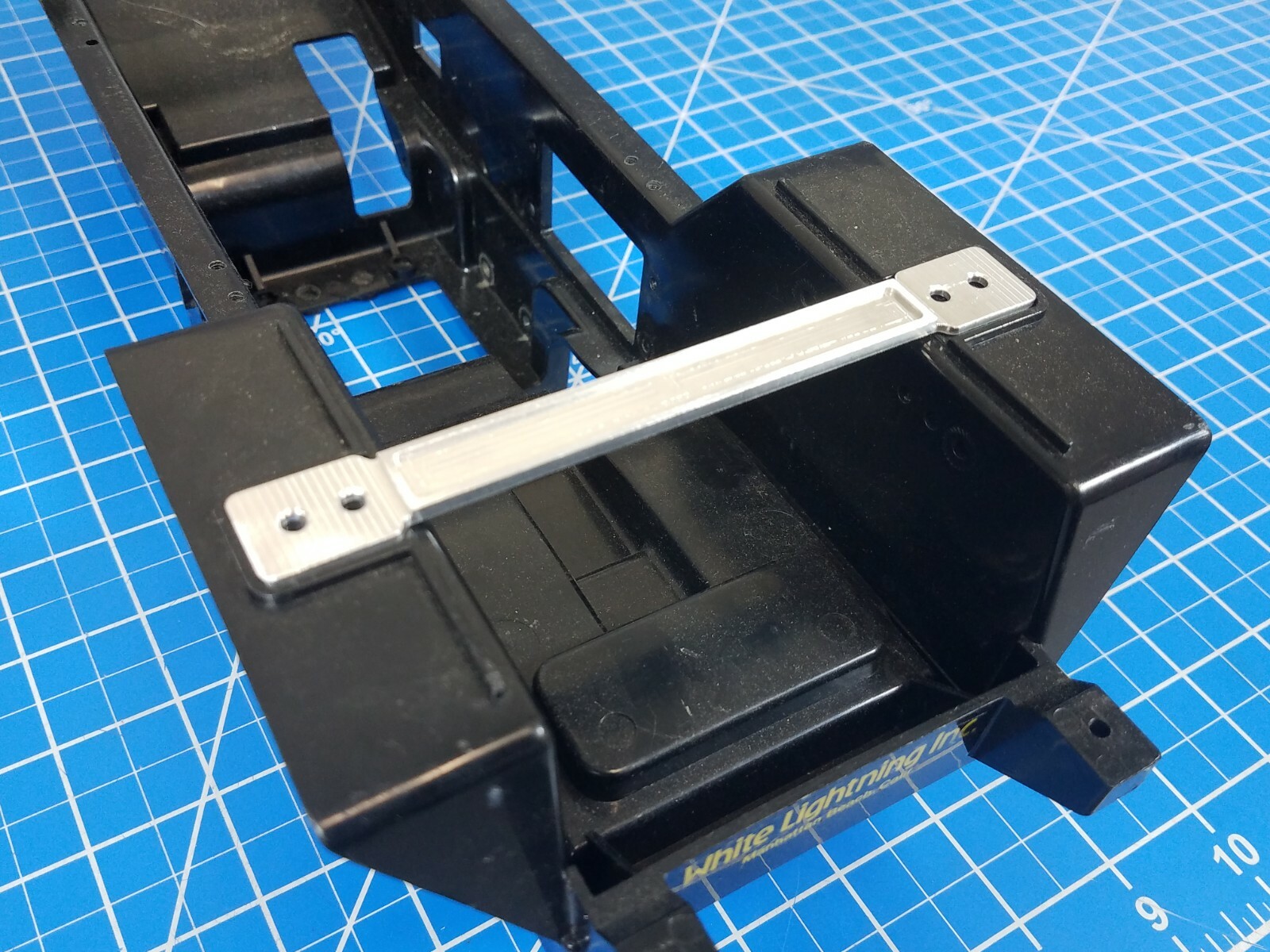 One Aluminum Body Stay Mount Plate Tamiya 1/10 R/C Bullhead Clodbuster ...