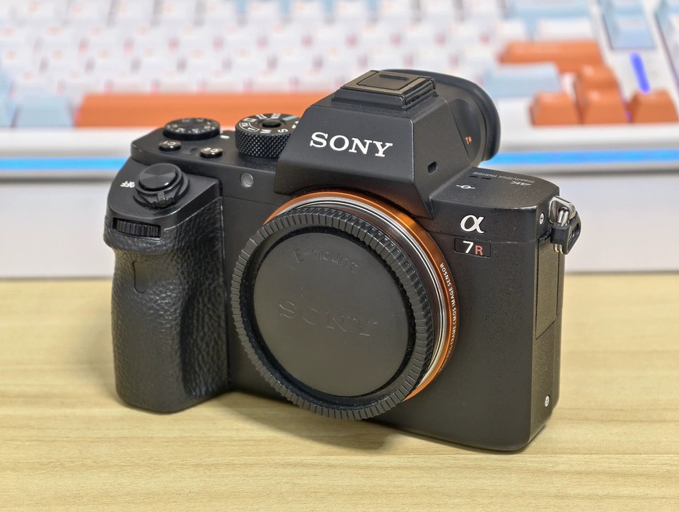 Sony Alpha A7R II 42.4MP Mirrorless Digital Camera (Body Only) 100% ...