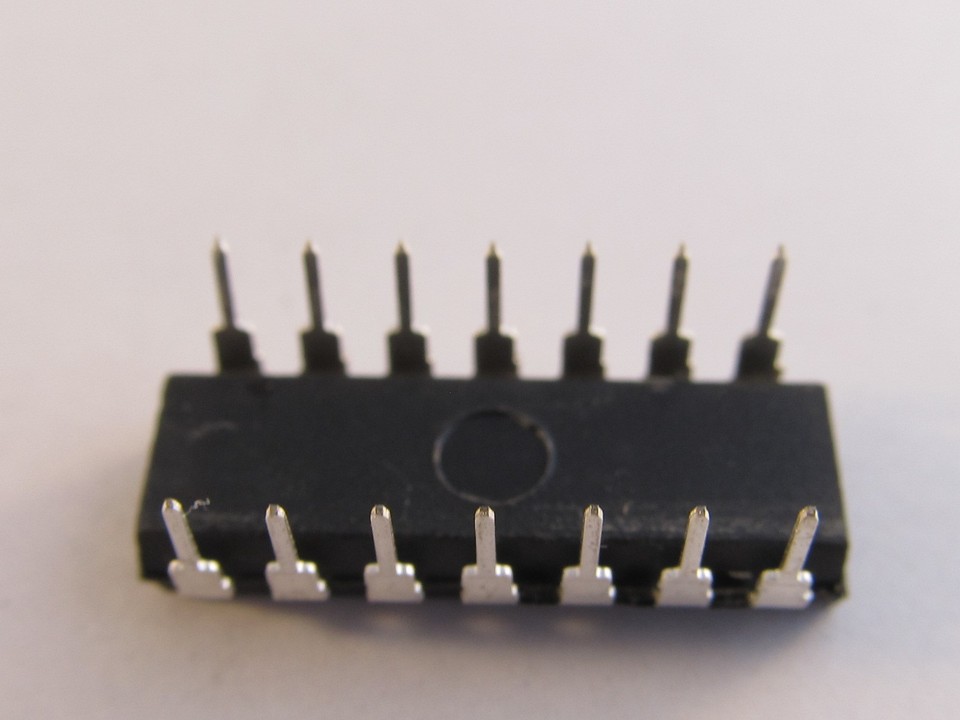 TID122 TI 8fach Diode Array m. gem Kathode im DIP14 Gehäuse | eBay