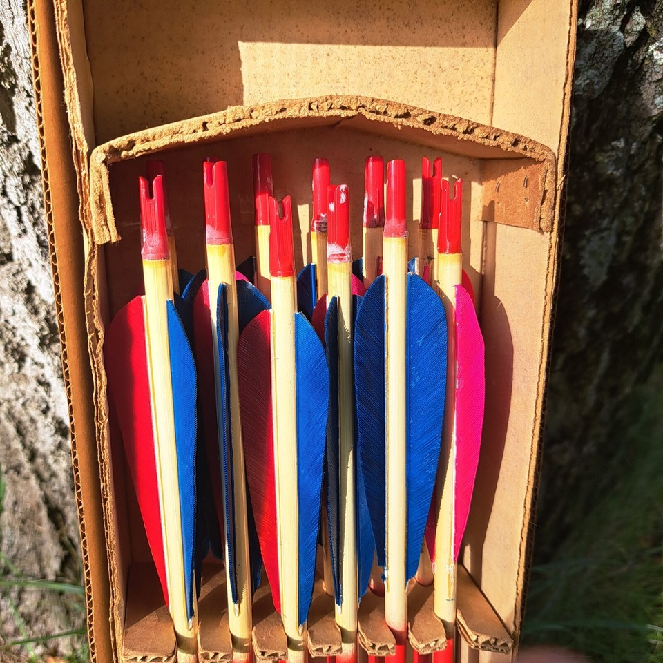 SET OF 12 VINTAGE WOODEN ARROWS BY RAULF FOND 6 ARROWS HAVE BEAR ...