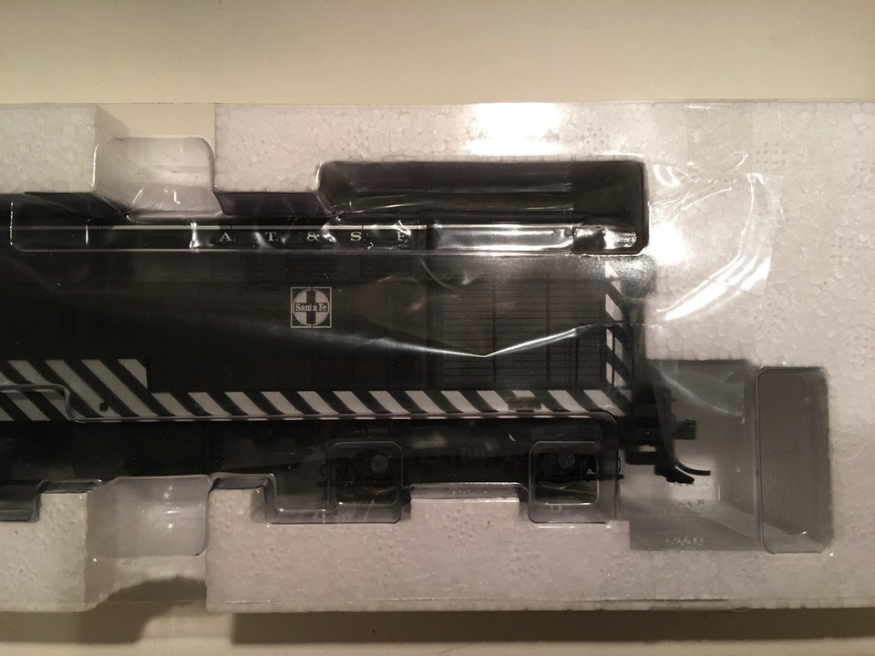 HO Atlas Master Series 9516 Santa Fe H16-44 Powered Diesel Locomotive ...