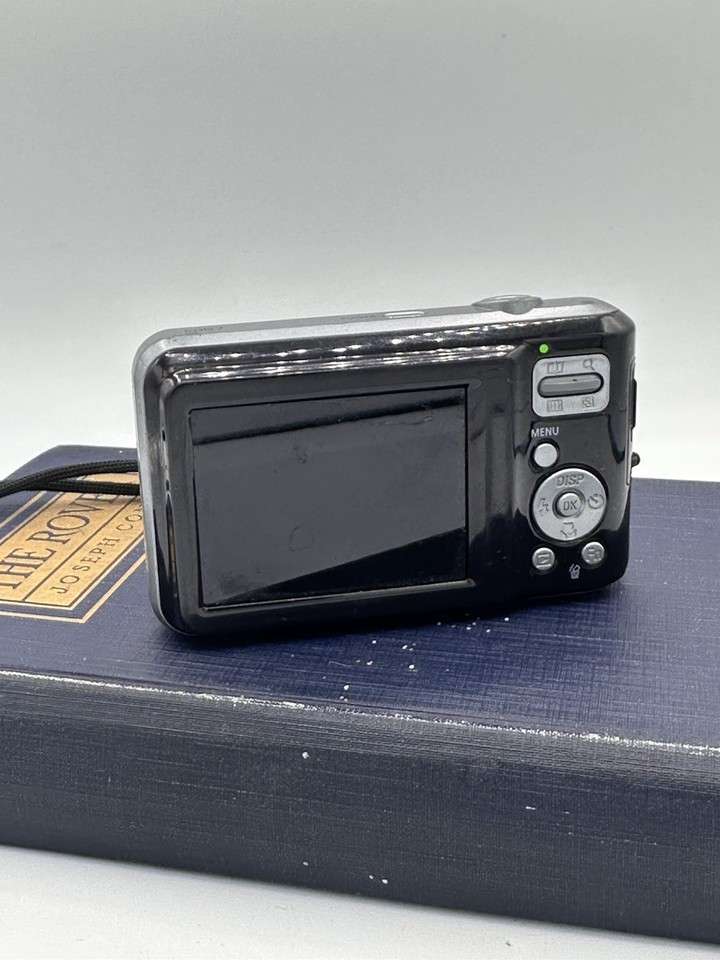 Samsung ES67 10.2 Megapixel Compact Digital Camera 5x Zoom | eBay