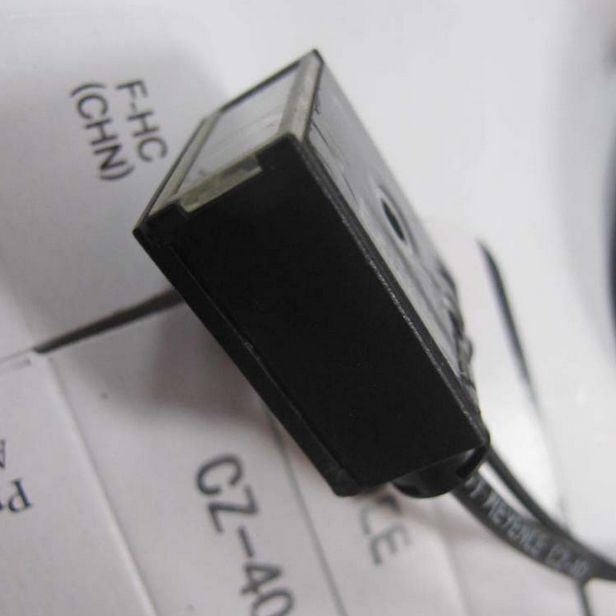 CZ-40 New KEYENCE Photoelectric Fiber Optic Sensor head RGB FIBEROPTIC ...