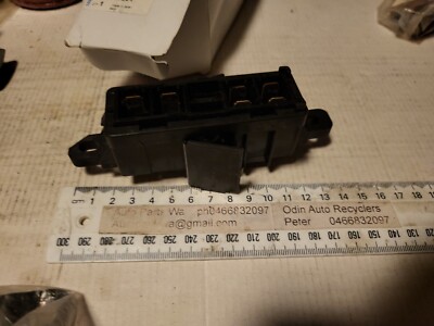 HOLDEN Commodorw Statesman VN VP VR VS ENGINE BAY MAIN FUSES BOX NOS ...