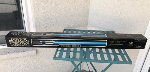 Master Replicas | Anakin Skywalker Force FX Lightsaber 2002 Star Wars ...