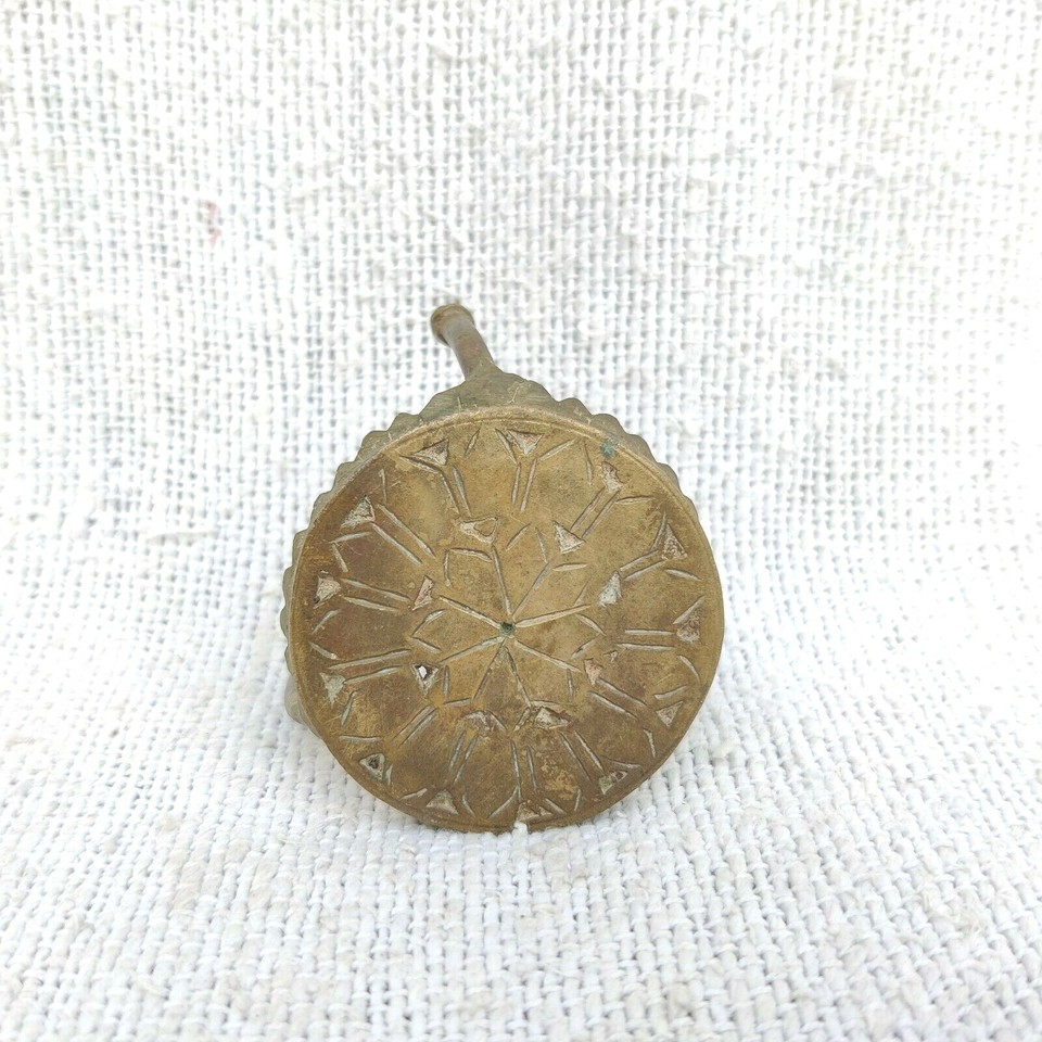 Vintage Handcrafted Flower Pattern Carved 3Legs Miniature Brass Stand ...